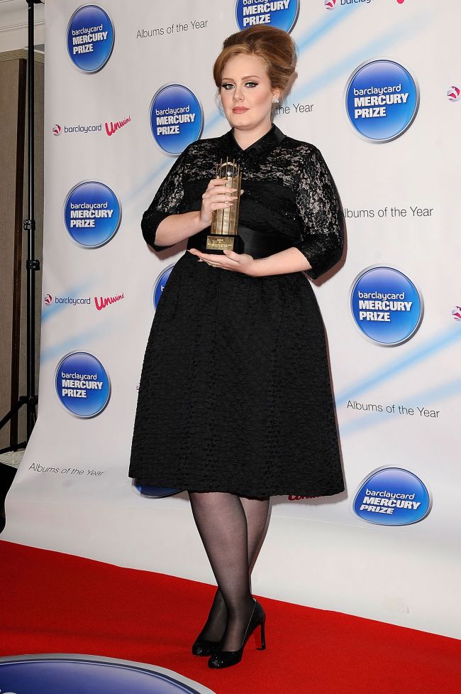 E din ce în ce mai slabă! Cum a reușit Adele să topească kilogramele în ...